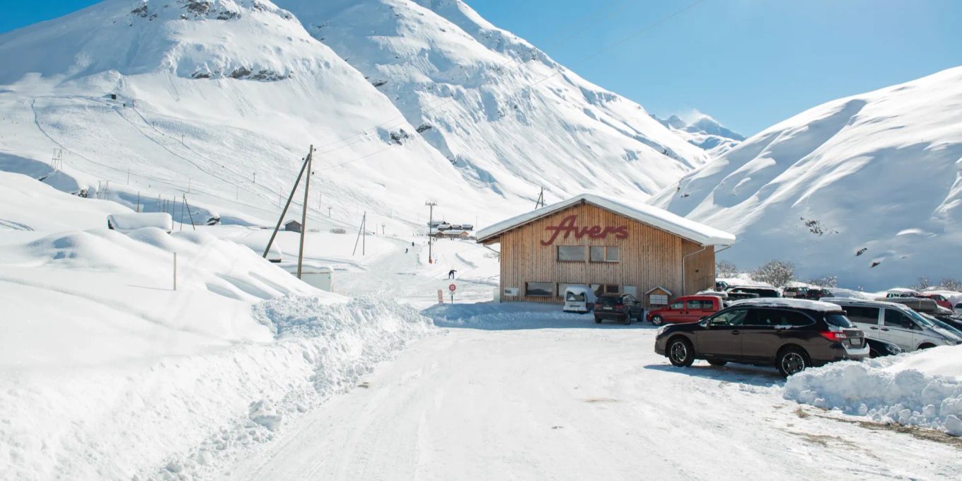 Belagsarbeiten stehen in der Averserstrasse in Avers bevor | Nau.ch