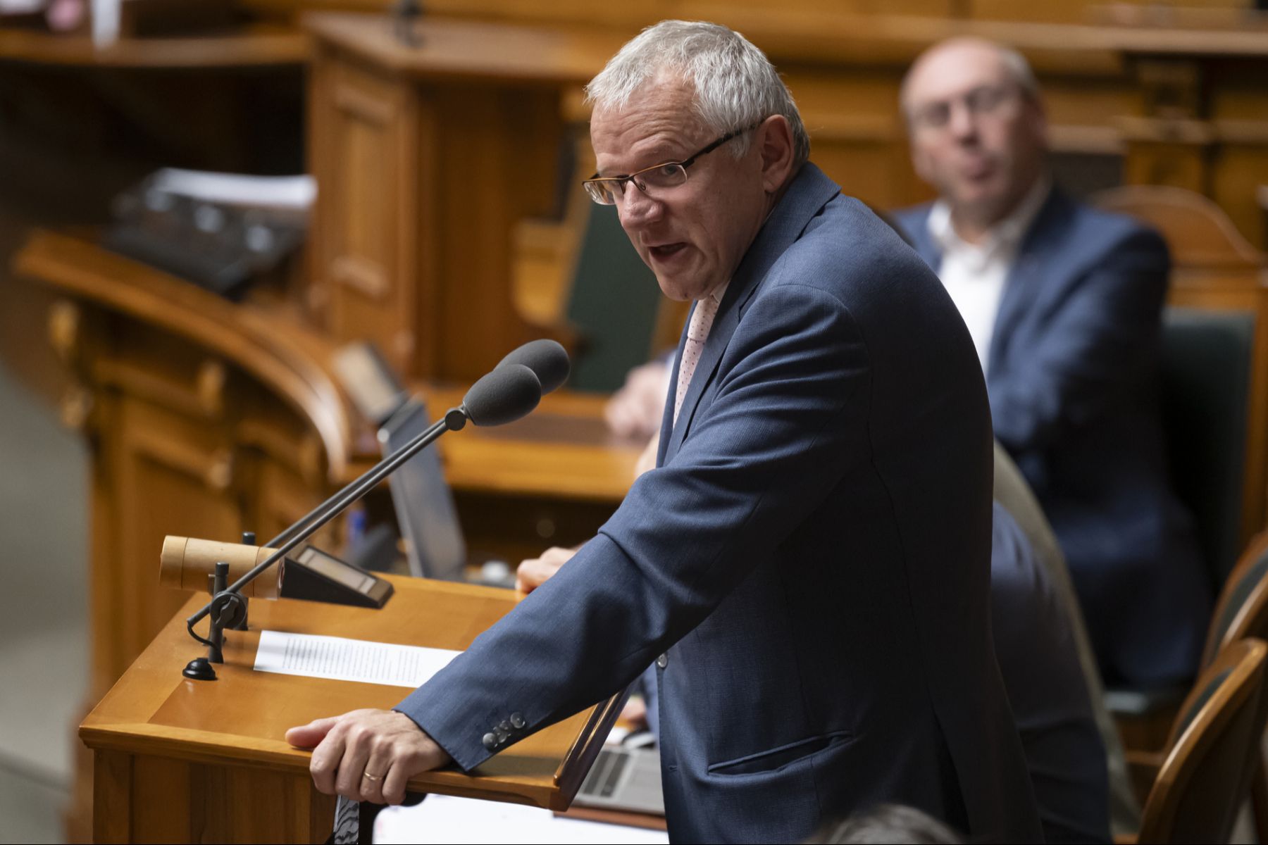 Crans-Montana: Mitte-Nationalrat fordert Charlie-Hebdo-Verbot | Nau.ch