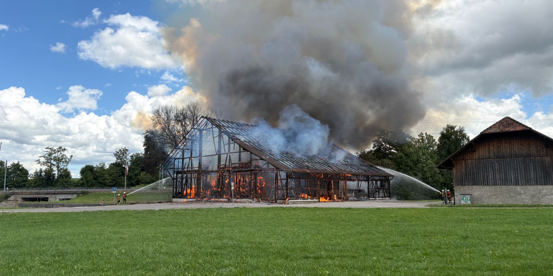 Tänikon bei Ettenhausen TG: Vollbrand einer Scheune | Nau.ch