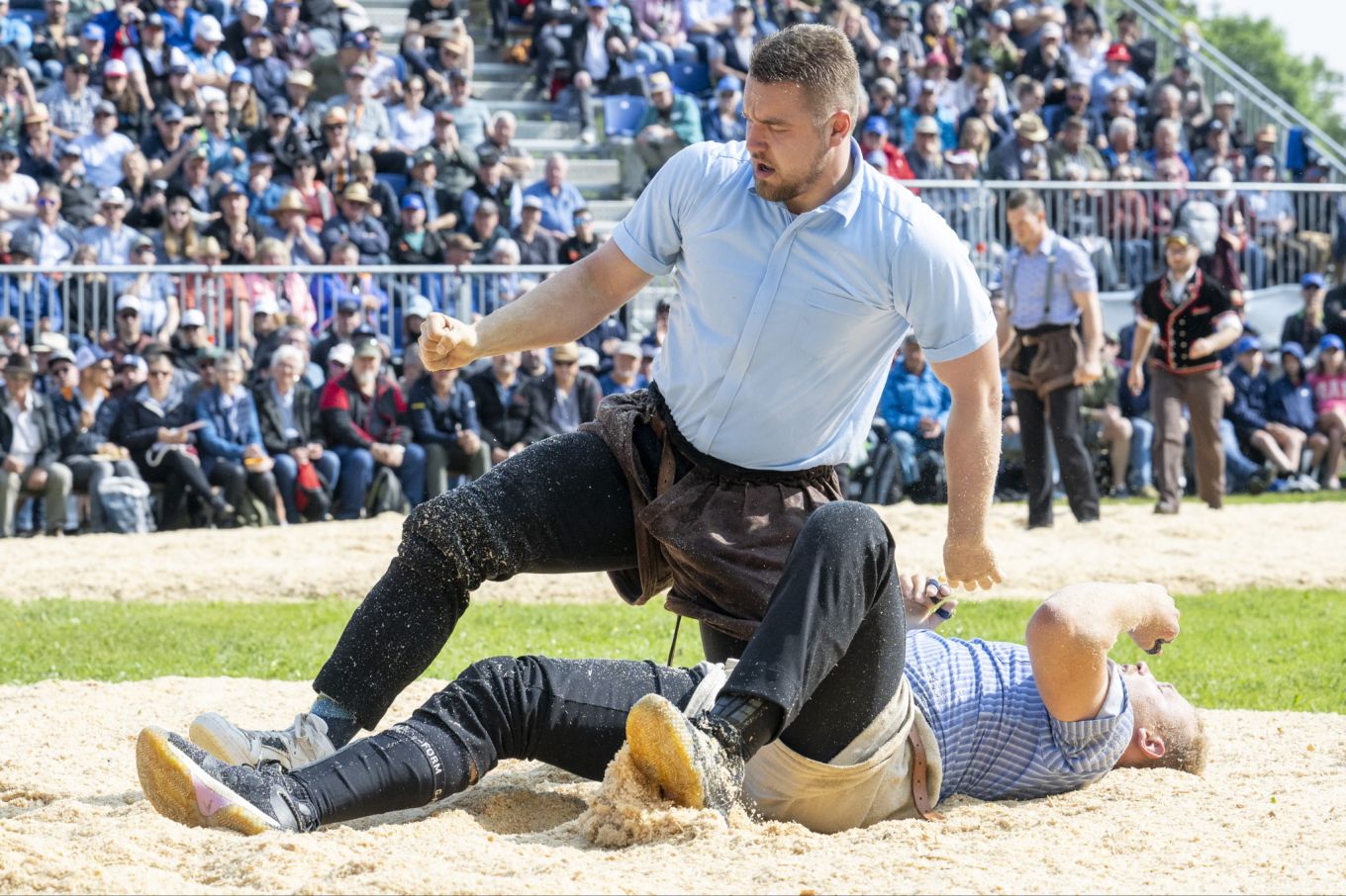 Stoos-Schwinget: Berner Fabian Staudenmann triumphiert | Nau.ch