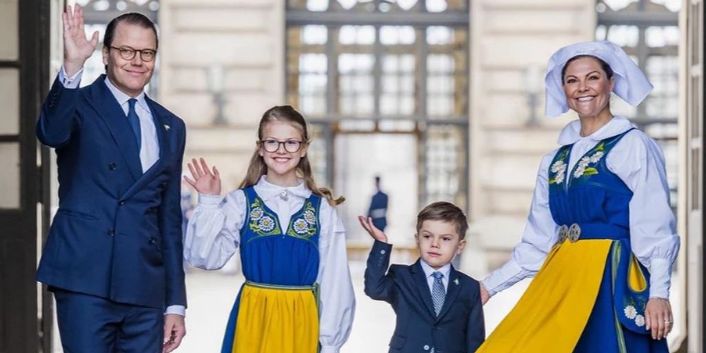 Crown Princess Victoria beams with her family on National Day ...