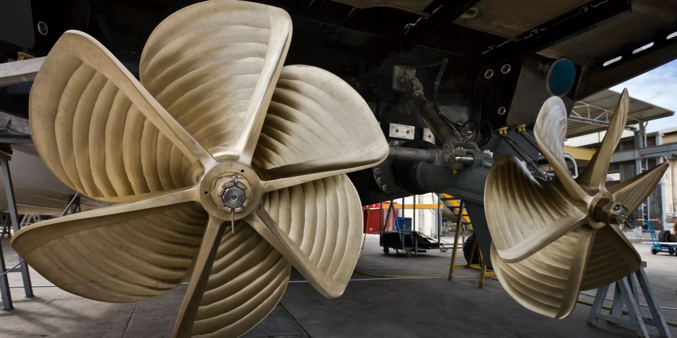 Segeln mit Motor: Der perfekte Propeller für Ihre Segeljacht | Nau Luxury