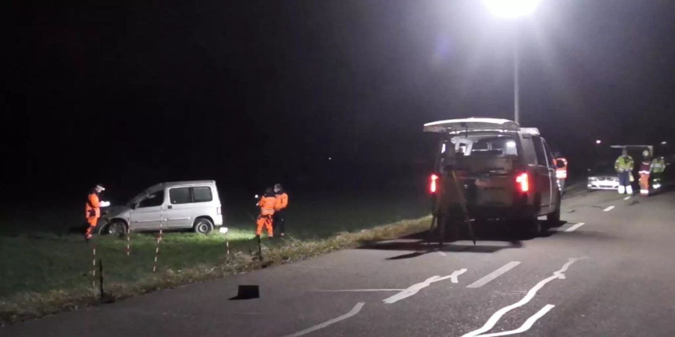 Aesch ZH: Autofahrerin (81) bei Selbstunfall mittelschwer verletzt | Nau.ch