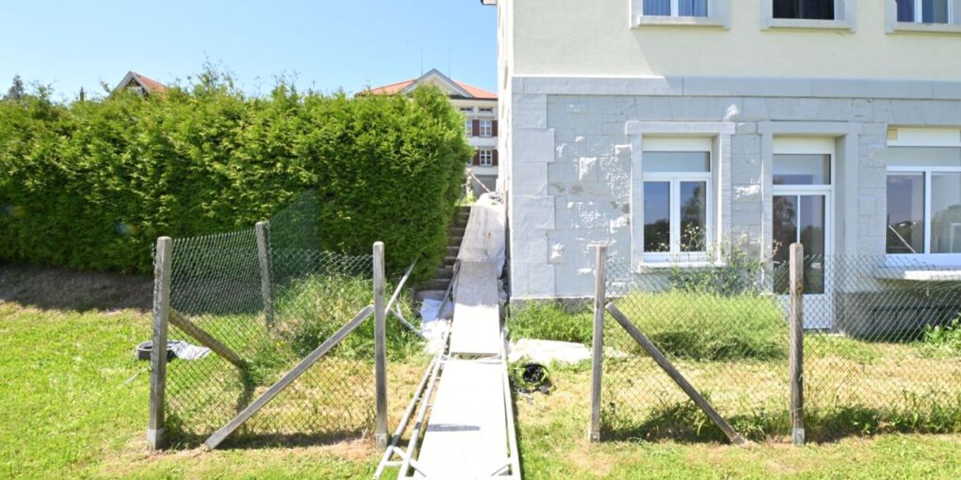 Ein Arbeiter stürzt in Walzenhausen AR drei Meter in die Tiefe | Nau.ch