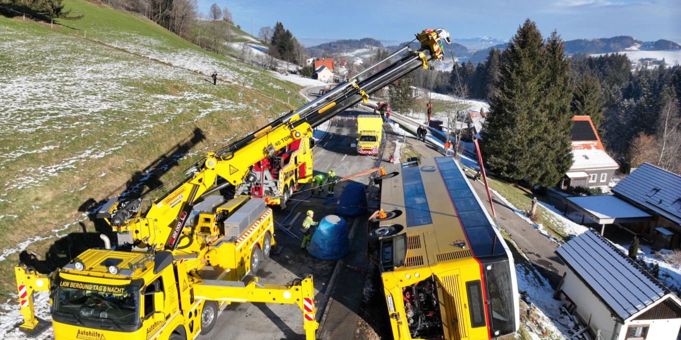 Auto überschlägt sich bei Selbstunfall in Trogen AR | Nau.ch