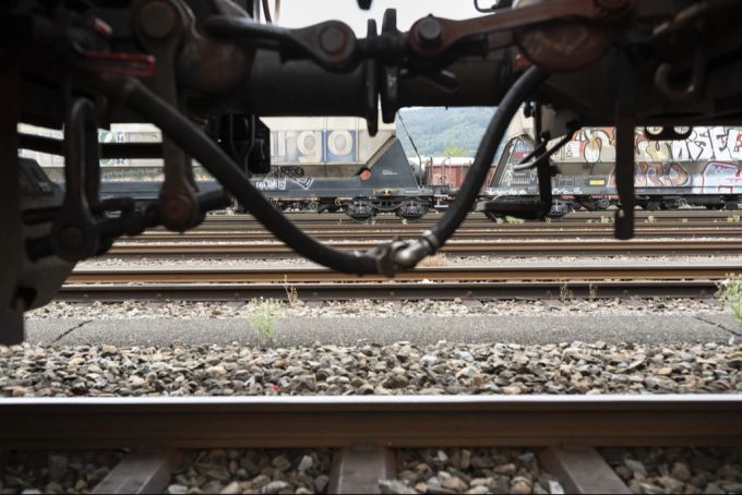 Zug-Surfer riskieren zwischen Schweizer Bahn-Wagen ihr Leben | Nau.ch