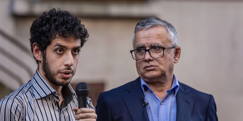 Sohn von Friedensnobelpreisträgerin hat in Schule von Preis erfahren