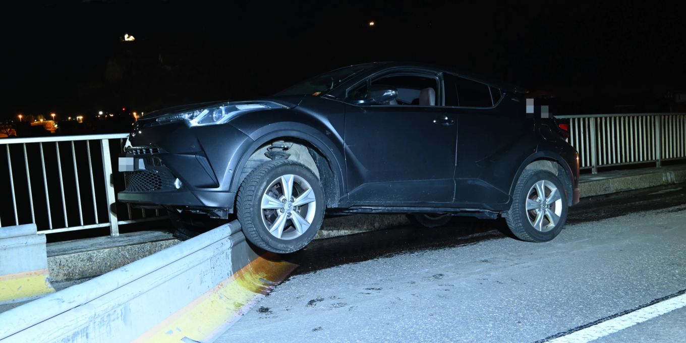 Flums SG: Betrunkener Autofahrer (73) prallt in Miniguard | Nau.ch