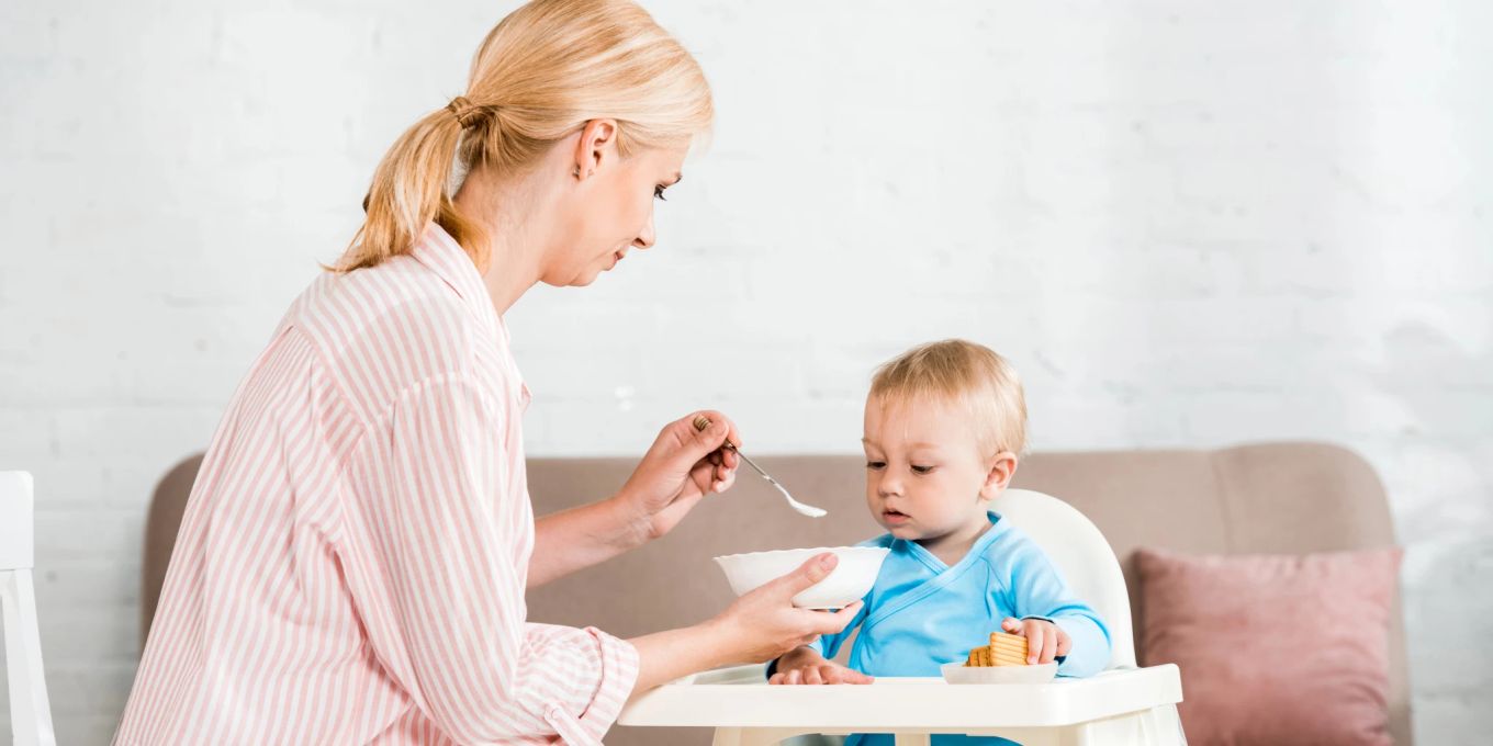 Von der Flasche zum Tisch: Ist Ihr Baby bereit für feste Nahrung? | Nau ...