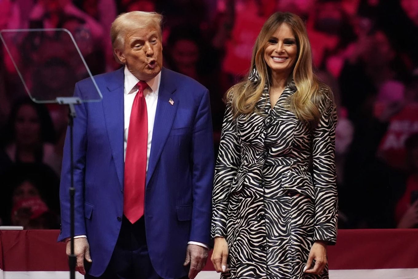 Melania Trump: Kuss-Szene mit Donald sorgt im Netz für Spott | Nau.ch