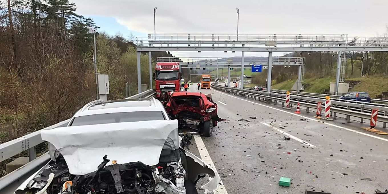 Autolenker nach Unfall mit drei Toten vor Bezirksgericht Brugg AG | Nau.ch