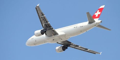 Swiss präsentiert ersten Airbus A350 mit Schweizer Sonderlackierung ...