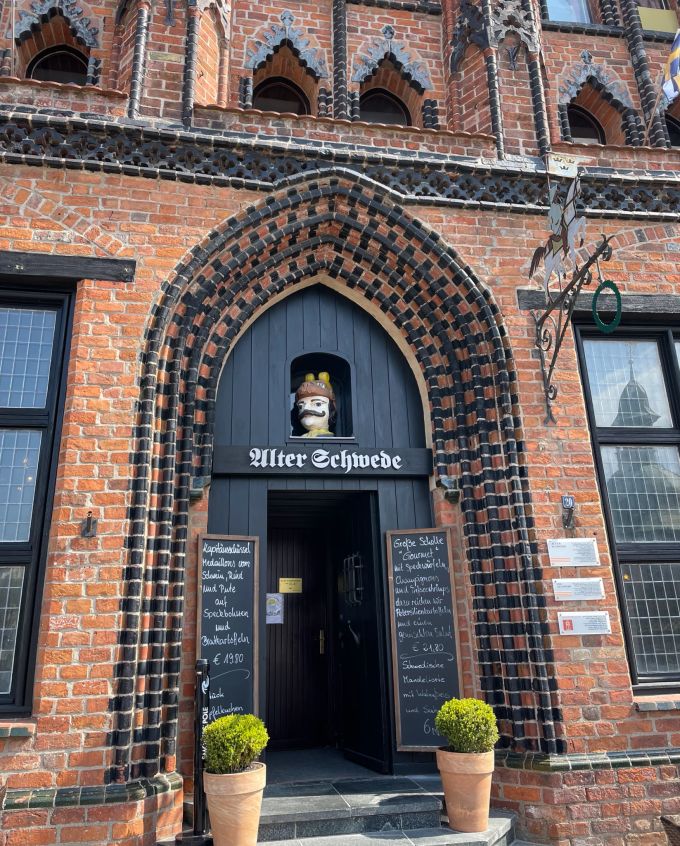 Hansestadt Wismar: Streicheleinheiten für die Glückssau | Nau.ch