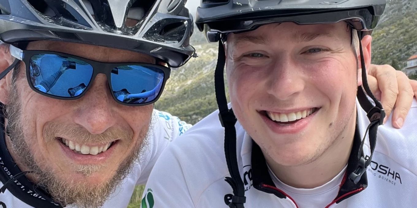 Dieses Vater-Sohn-Duo fährt mit dem Velo von Bern nach Singapur | Nau.ch