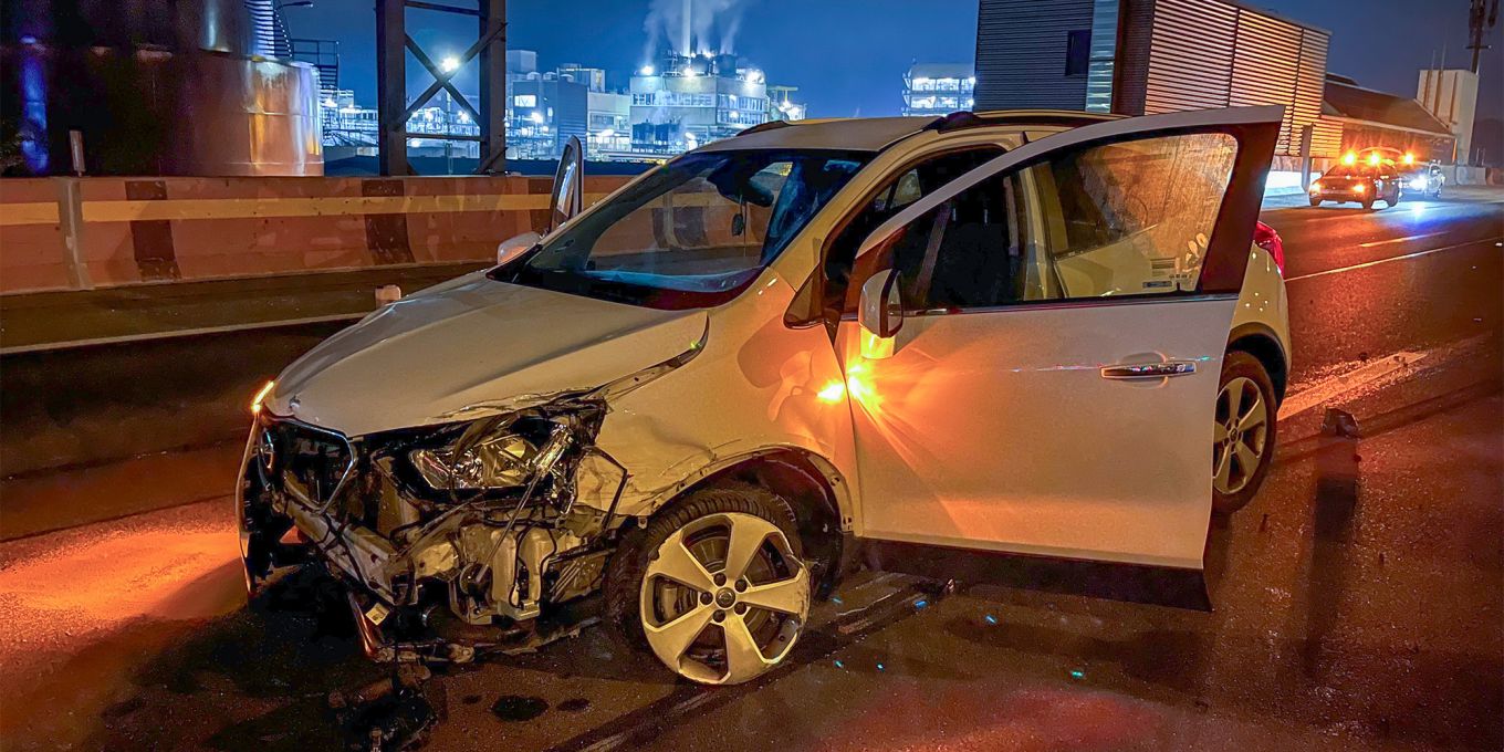 Muttenz BL: Opel fliegt nach Unfall auf der A2 durch die Luft | Nau.ch