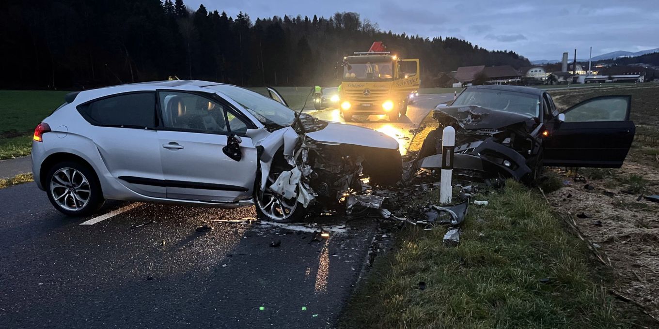 Brittnau AG: Frontalkollision fordert zwei Verletzte | Nau.ch