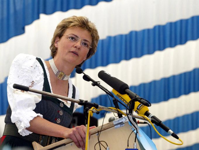 «Masken-Millionäre» sollen 300 Millionen Euro Gewinn gemacht haben | Nau.ch