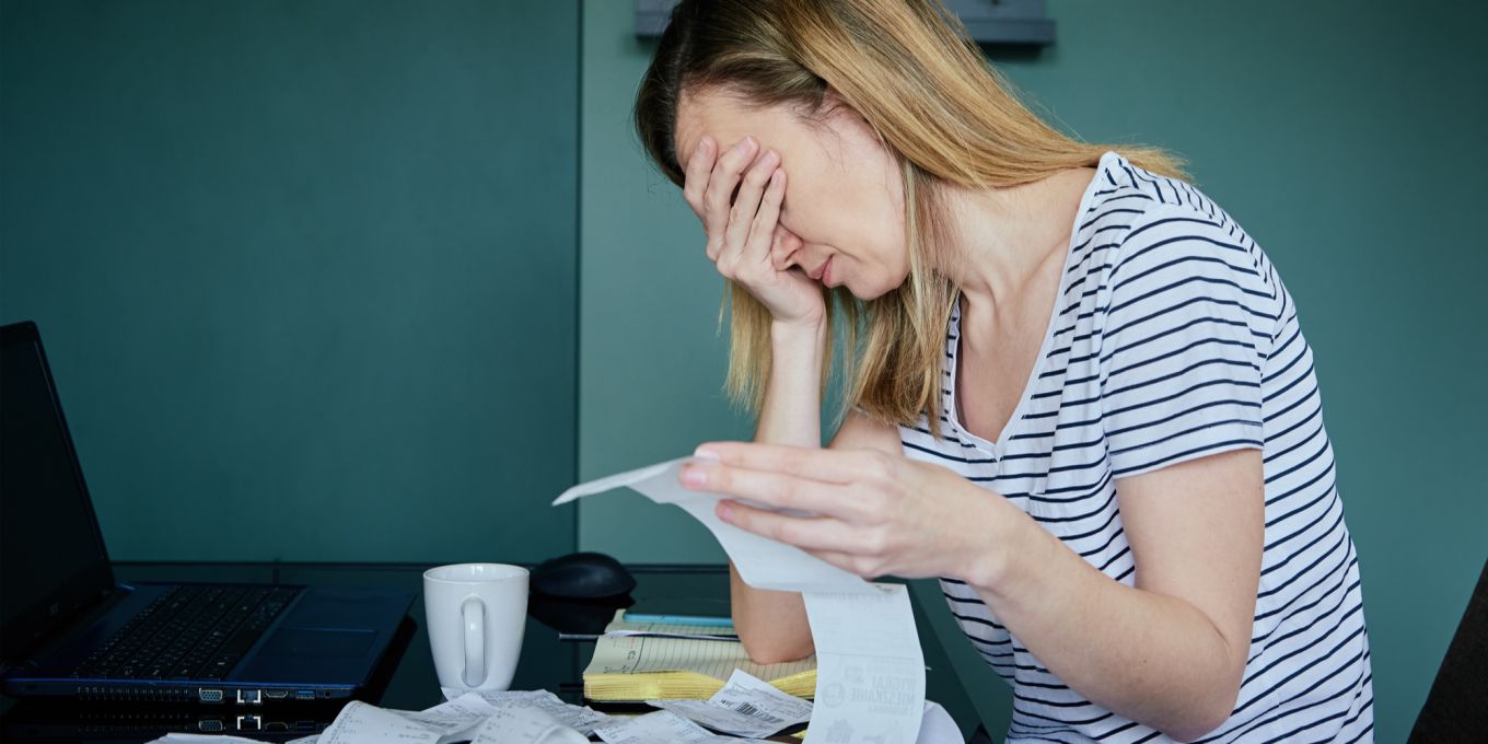 Geld & Seele: Wie Schulden Ihre psychische Gesundheit belasten | Nau Health