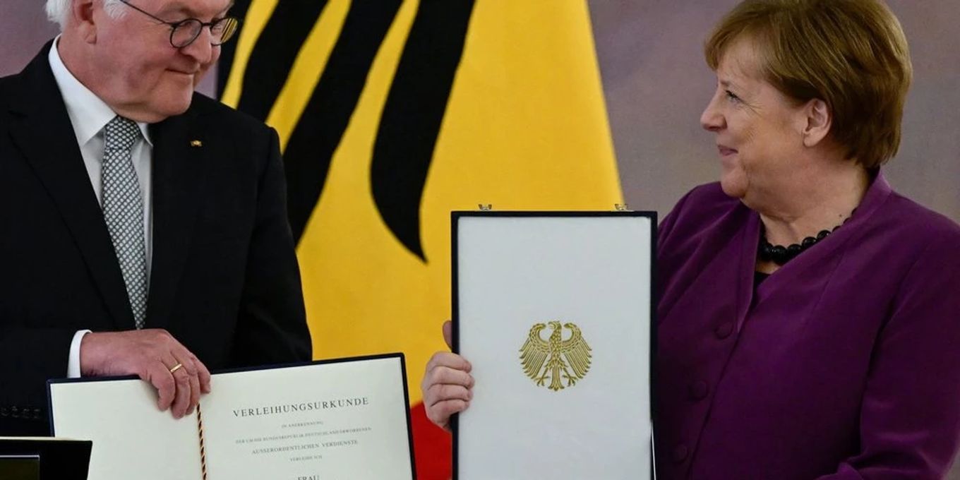 Ex-Kanzlerin Angela Merkel erhält den Grosskreuz-Orden | Nau.ch