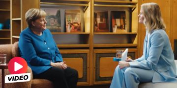 Angela Merkel: Das sagt sie heute zu ihrem Mega-Dekolleté | Nau.ch