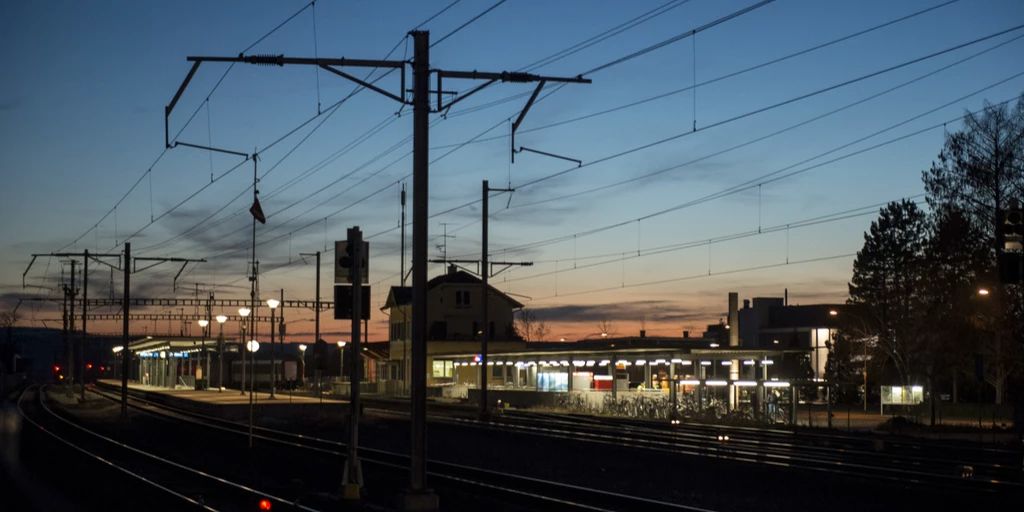 Rafz ZH: 16-Jähriger schwer verletzt durch Starkstromleitung