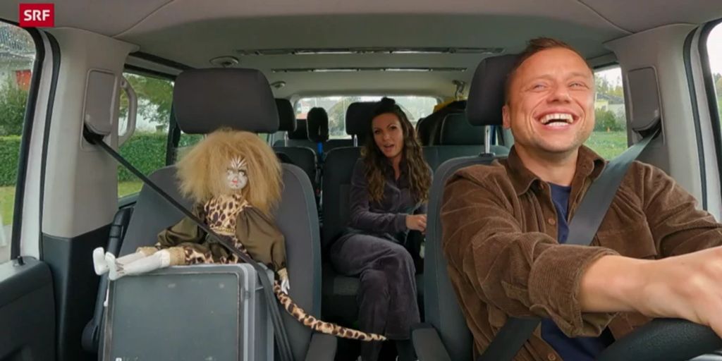 SRF: Jan Fitze tauscht Moderatorin Viola Tami mit Puppe aus!