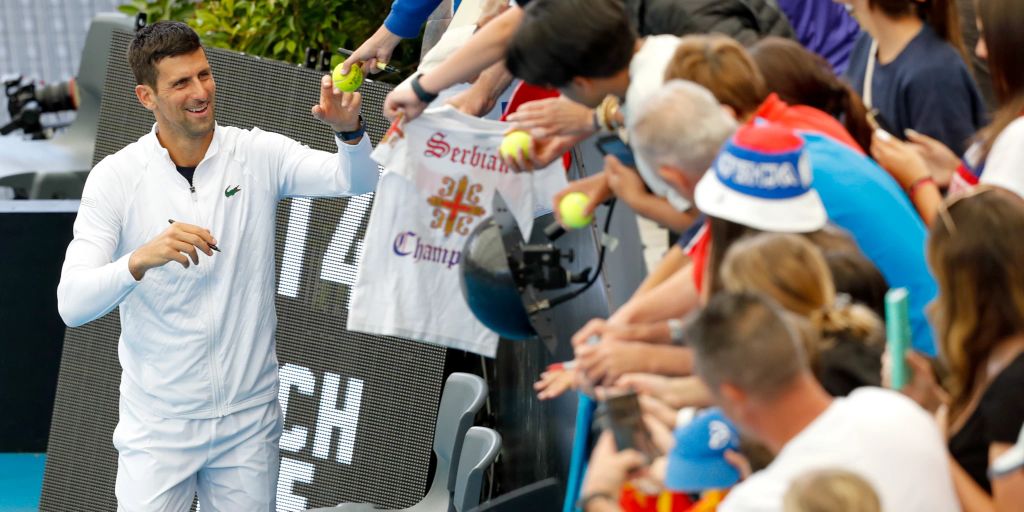Novak Djokovic spielt sich in Australien wieder in die Fan-Herzen
