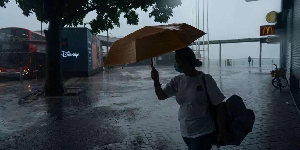 Südchina und Hongkong rüsten sich für Taifun «Saola»