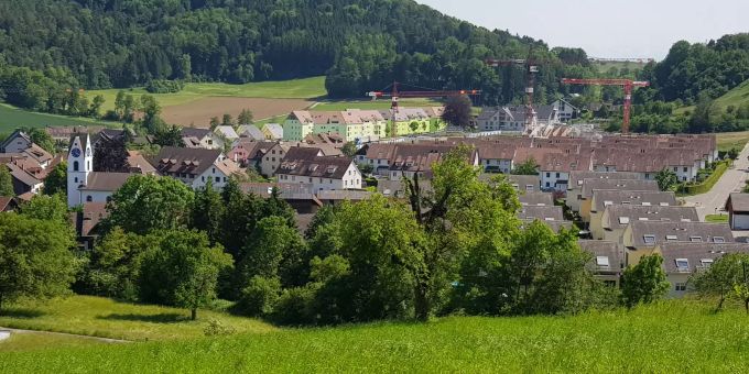 Lufingen verzichtet auf die Weihnachtsbeleuchtung beim Gemeindehaus