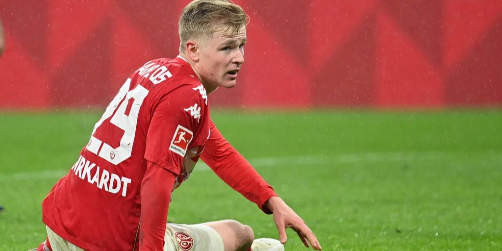 1. FSV Mainz 05 will mit Jonathan Burkardt verlängern