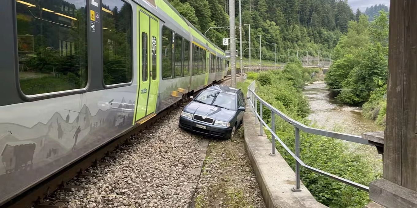 Trubschachen BE: Auto von Zug erfasst | Nau.ch