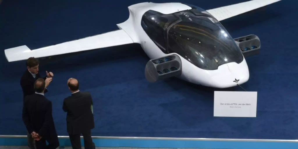 Flugtaxi Lilium Jet schafft Jungfernflug
