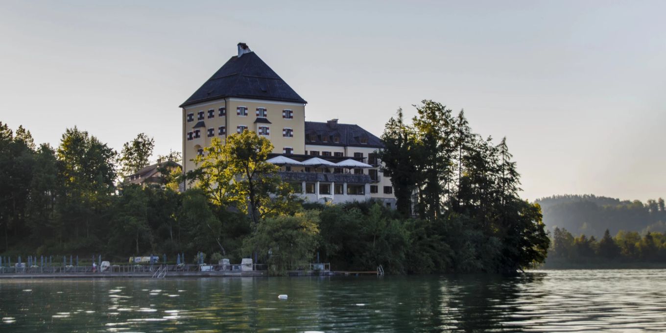 Die glanzvolle Wiedereröffnung des legendären Schloss Fuschl | Nau Luxury