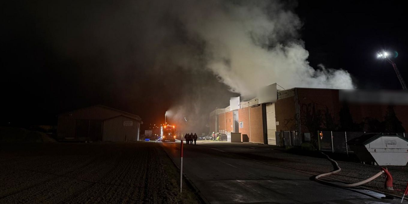 Beringen SH: Brandausbruch in Recyclinganlage – Schadenshöhe unklar ...