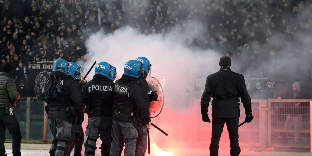 Hooligans von SSC Napoli wollen FCZ Anhänger abschlachten