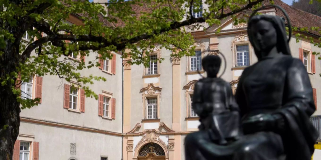 Priester des Bistums Chur erhält Strafbefehl wegen Handgemenge | Nau.ch