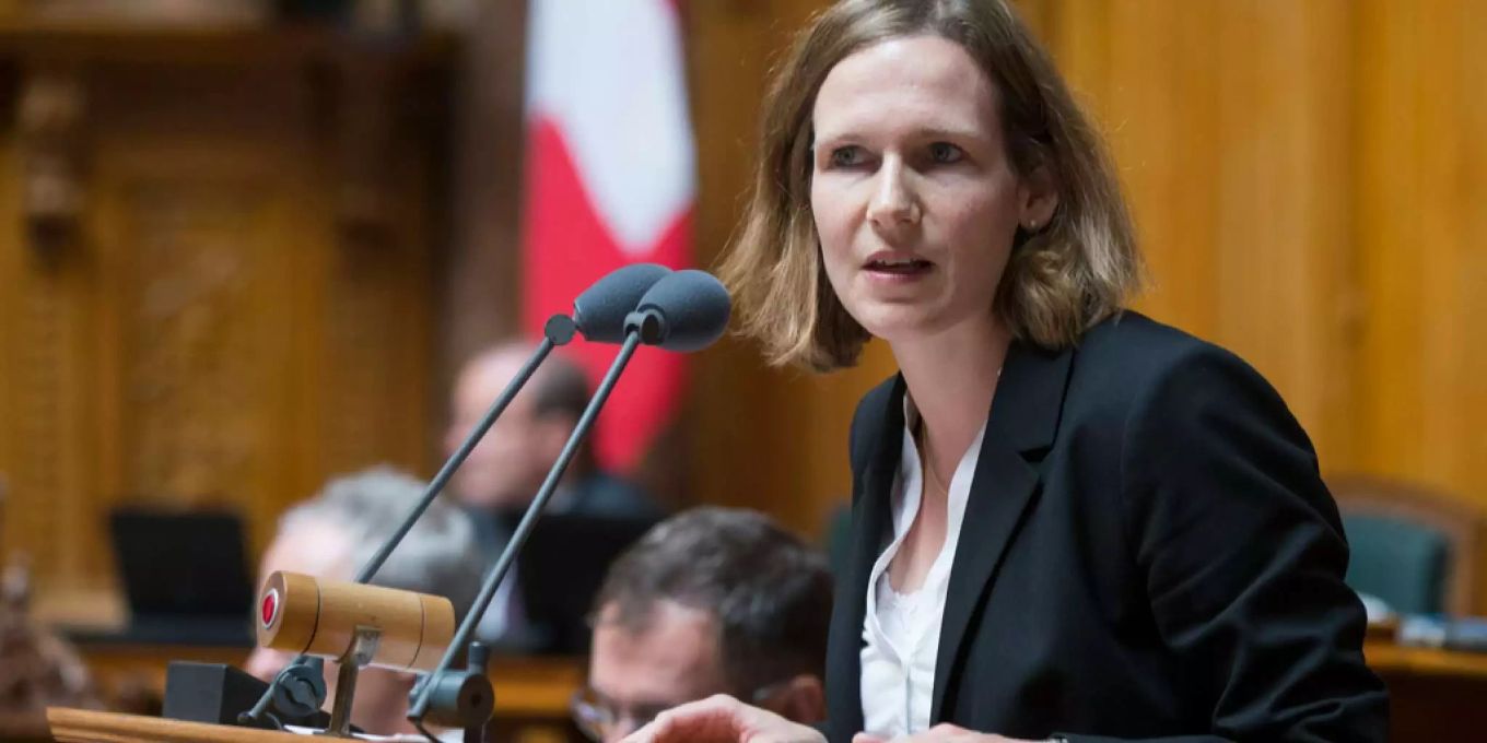 VCS Präsidentin Evi Allemann kritisiert die Fernbus-Offensive von Domo ...