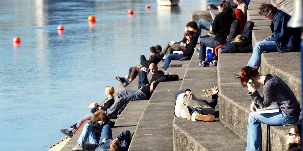 Mehr Platz zum Verweilen am Rheinbord