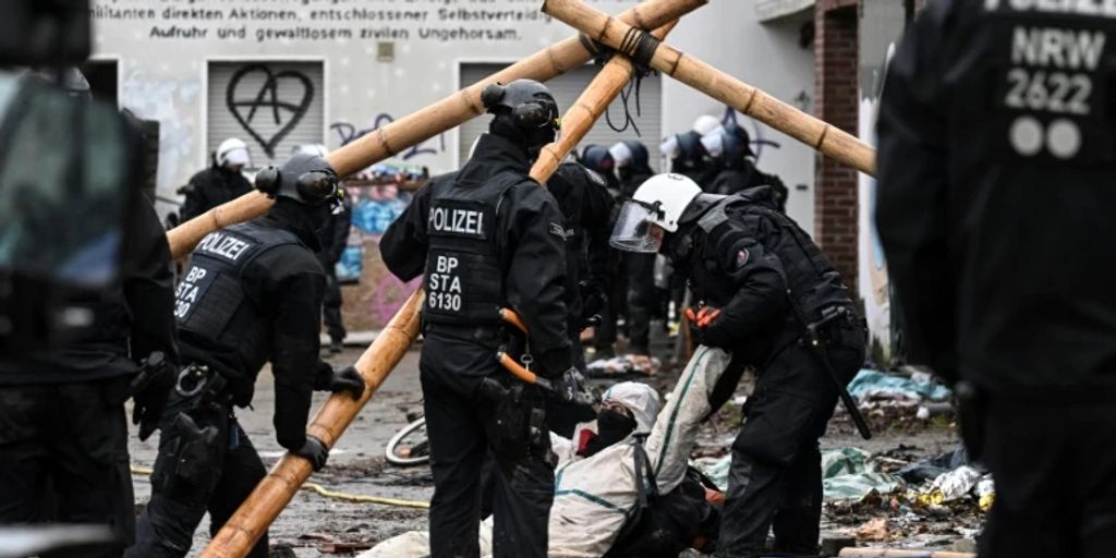 Polizei setzt Räumung von Lützerath fort Polizei setzt Räumung von Lützerath fort