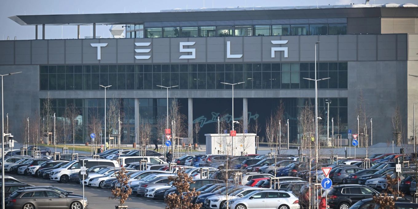 Tesla: Produktion von 400'000 Elektroautos mit Pizza gefeiert | Nau.ch