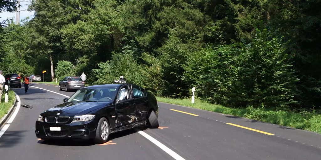 Baar: Auf die Gegenfahrbahn geraten