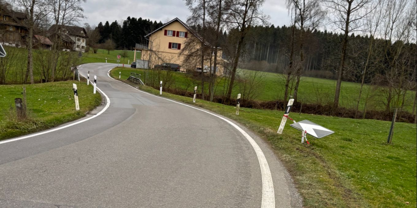 Rain LU: Auto fährt in Signalisation – Zeugen gesucht | Nau.ch