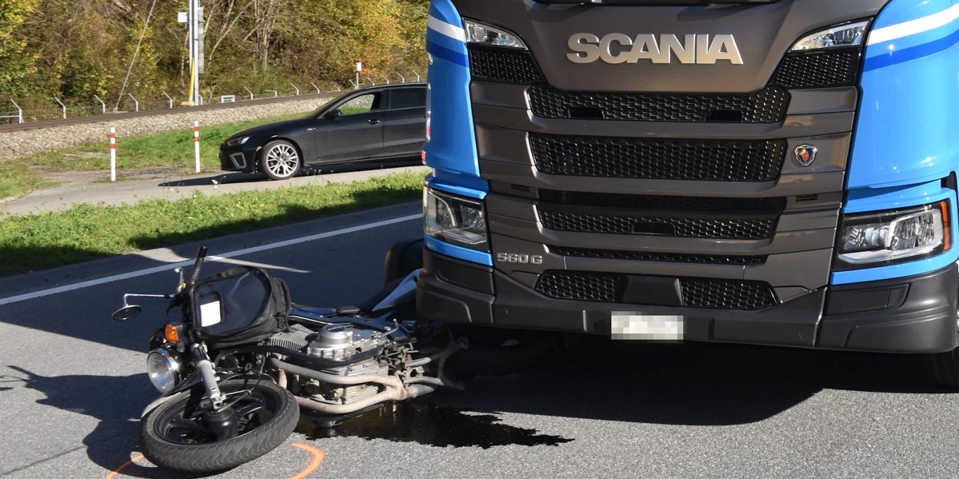 Luzein GR: Motorradfahrer (78) bei Kollision mit Lastwagen verletzt | Nau.ch